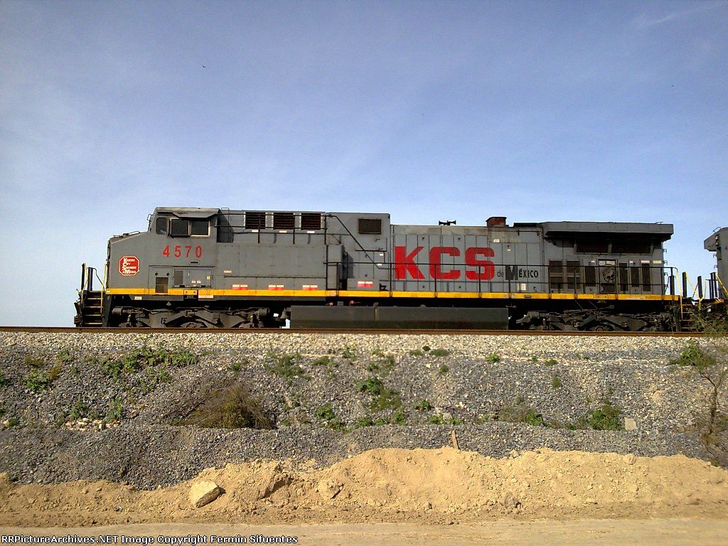 KCSM 4570 Sideview